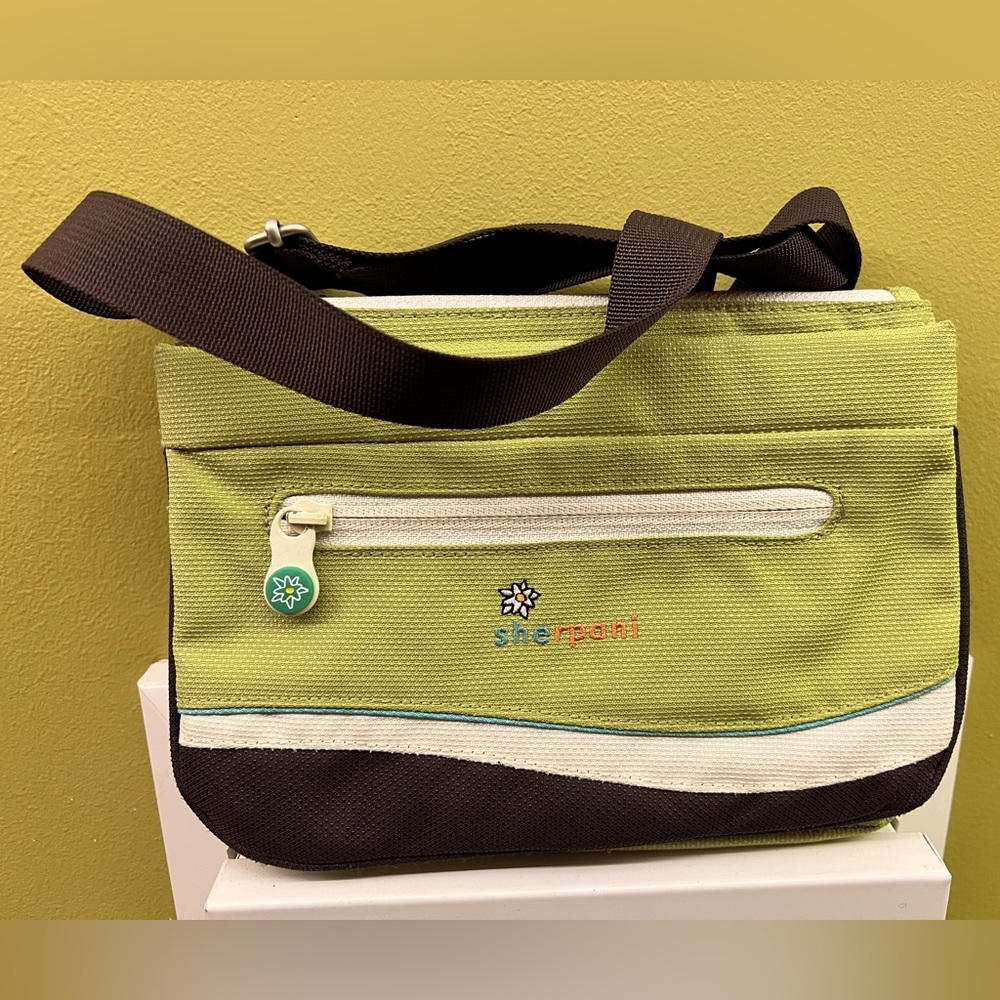 Sherpani Zoom Small Zipper Crossbody Bag - Gem